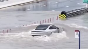 Porsche Taycan Braves Floodwaters in Dubai - Modern Car Collector