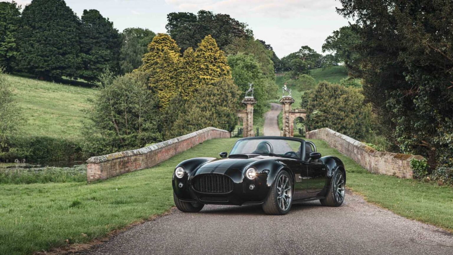 AC Cars Opens New Test Drive Experiences For The Cobra GT Roadster ...