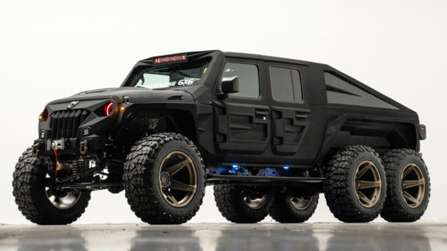 The Apocalypse Hellfire: A Six-Wheel, 800-HP Family Car - Modern Car ...