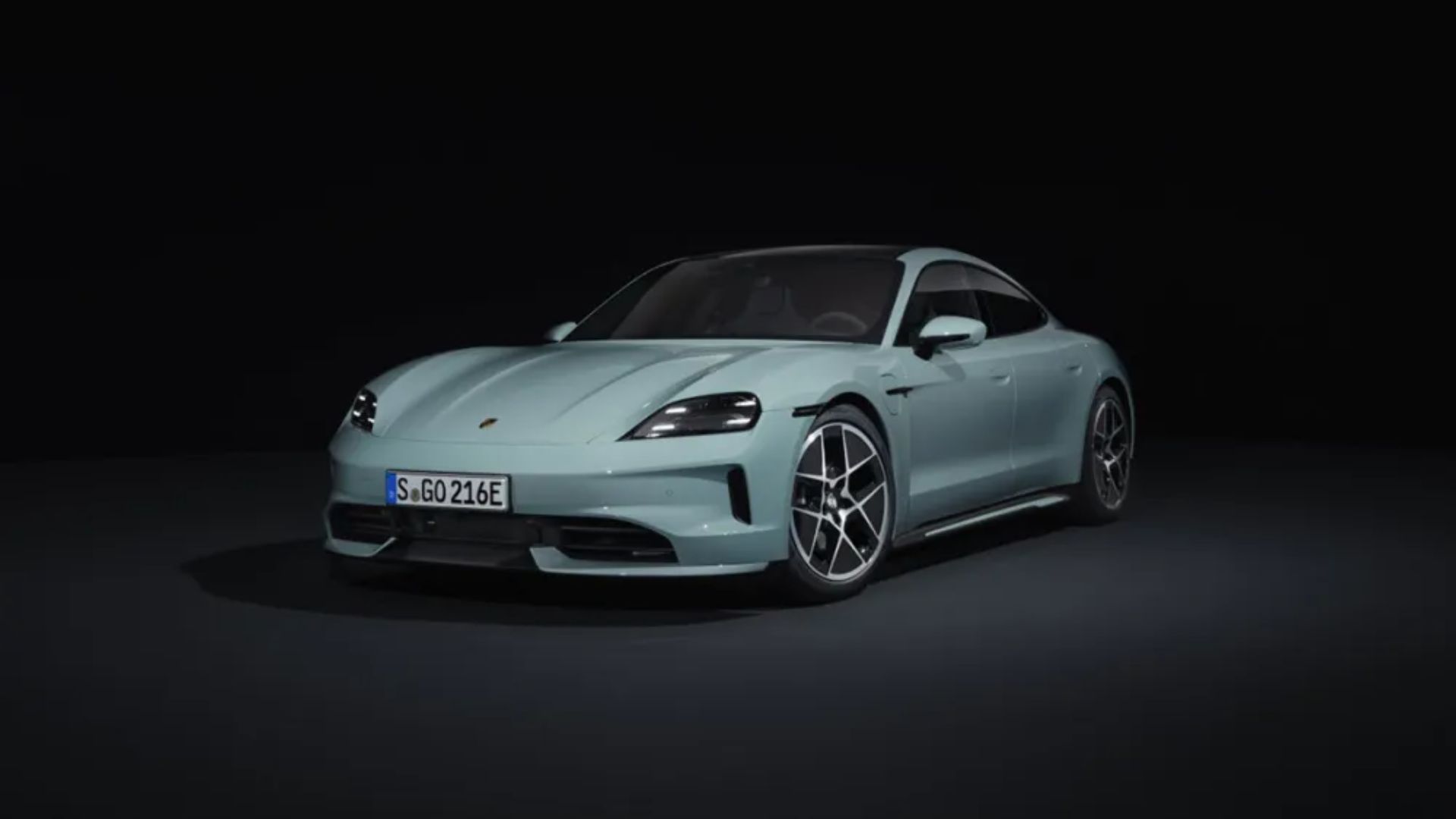 Porsche Offers Up to $4,500 Credit to Switch to a Taycan EV - Modern ...