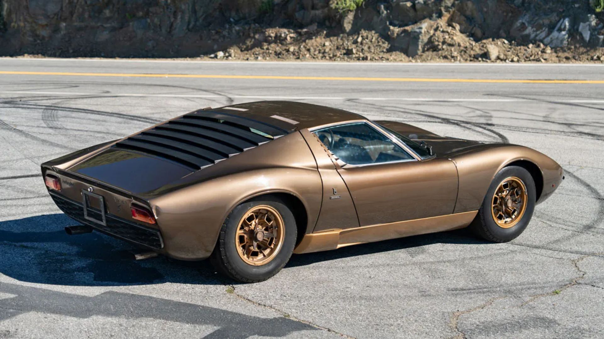 Legendary Lamborghini Miura P400 S from a New York Living Room Heads to ...