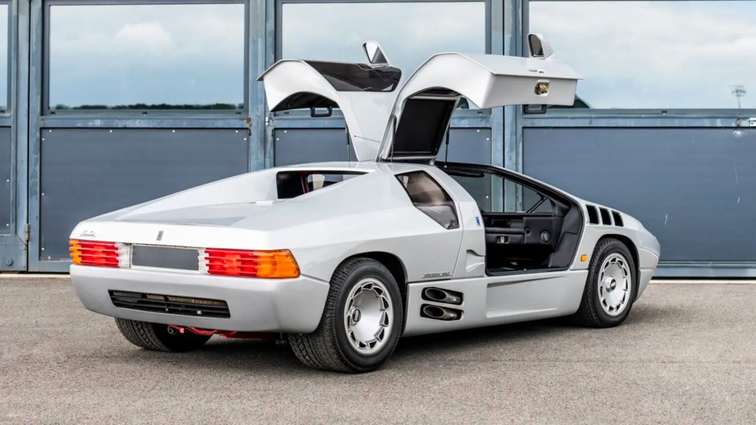 The 'Forgotten' German Supercar: The Isdera Imperator 108i - Modern Car ...