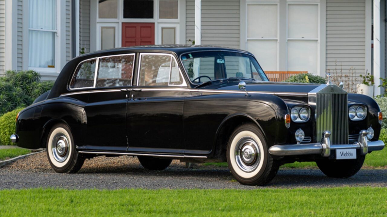 Queen Elizabeth II’s 1963 Rolls-Royce Phantom V Heads to Auction ...