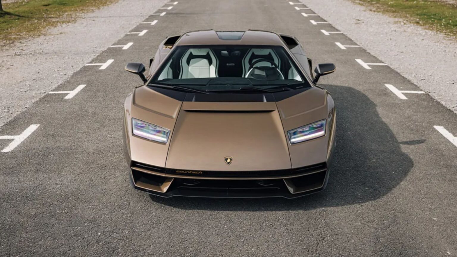 2022 Lamborghini Countach LPI 800-4 Fetches $2.5 Million at Auction ...
