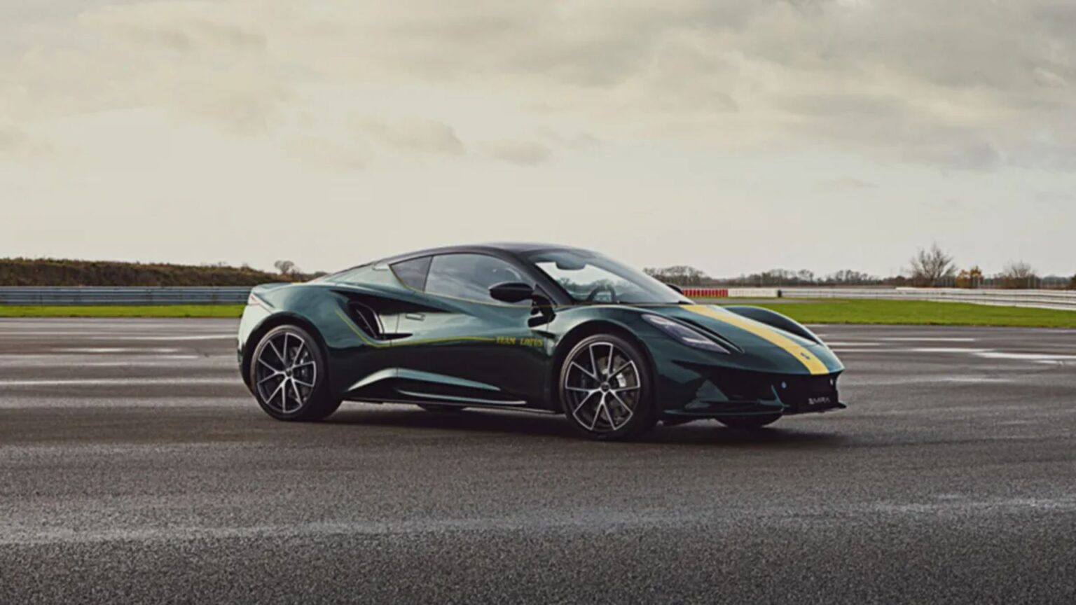 Lotus Unveils Emira Limited Series Honoring Its Legendary F1 Race Cars ...