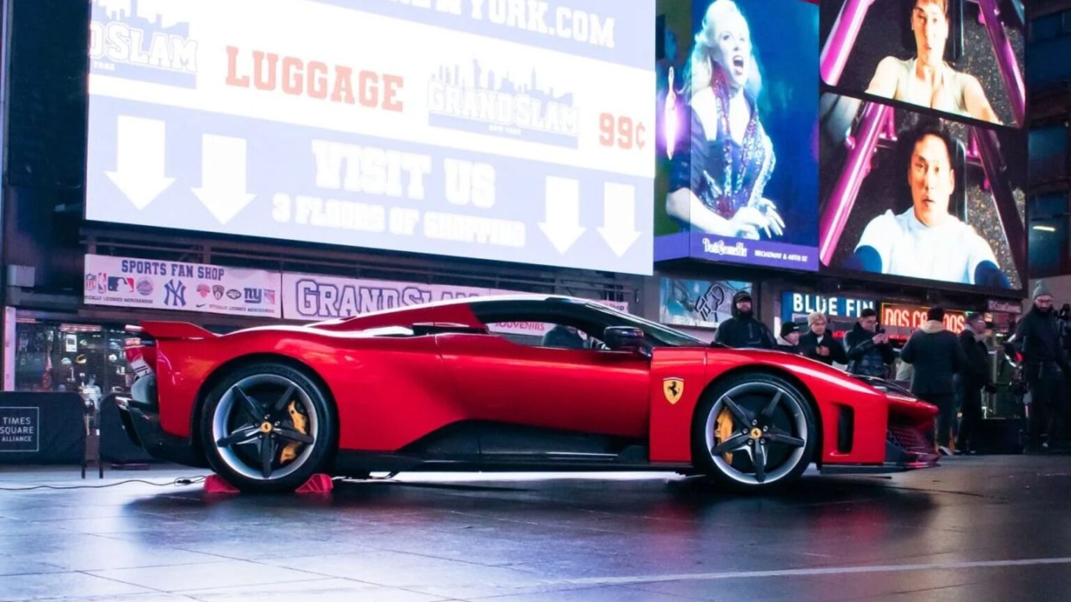 Ferrari F80 Kicks Off U.S. Tour with a Stop at Times Square - Modern ...