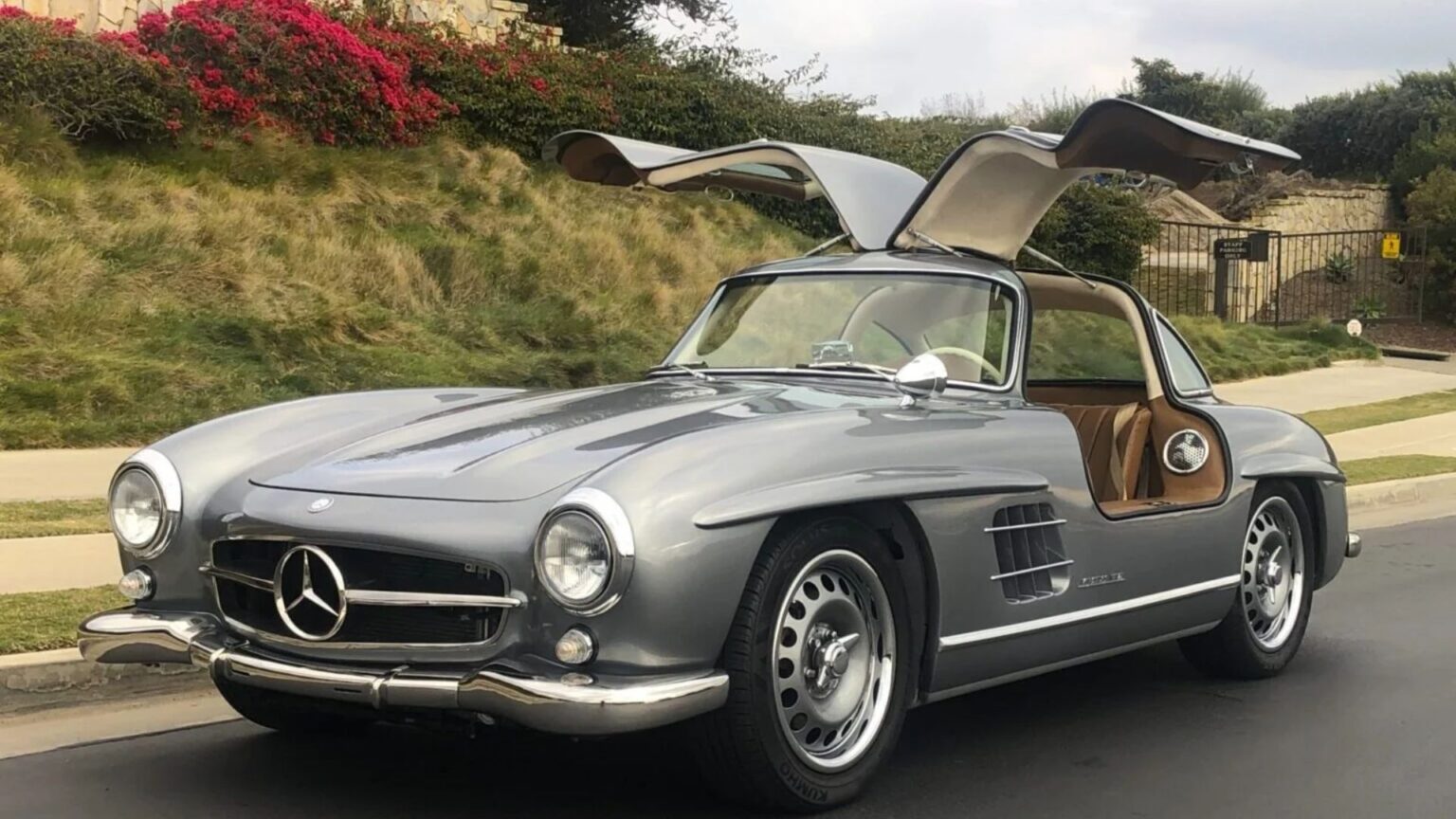 Rebodied 2001 Mercedes SLK320 Could Pass as a 300SL Gullwing - Modern ...
