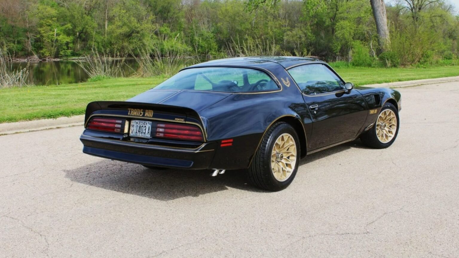 Restomod 1978 Pontiac Trans Am Fetches $285K at Auction - Modern Car ...