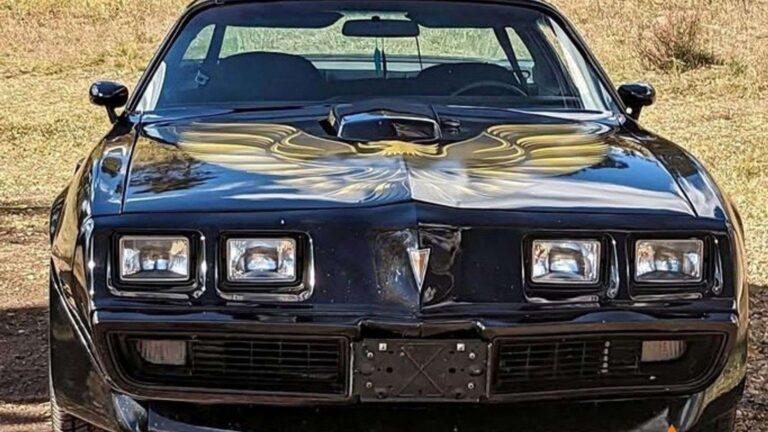 Two Pontiac Trans Ams Steal the Spotlight at Classic Car Auction Group ...