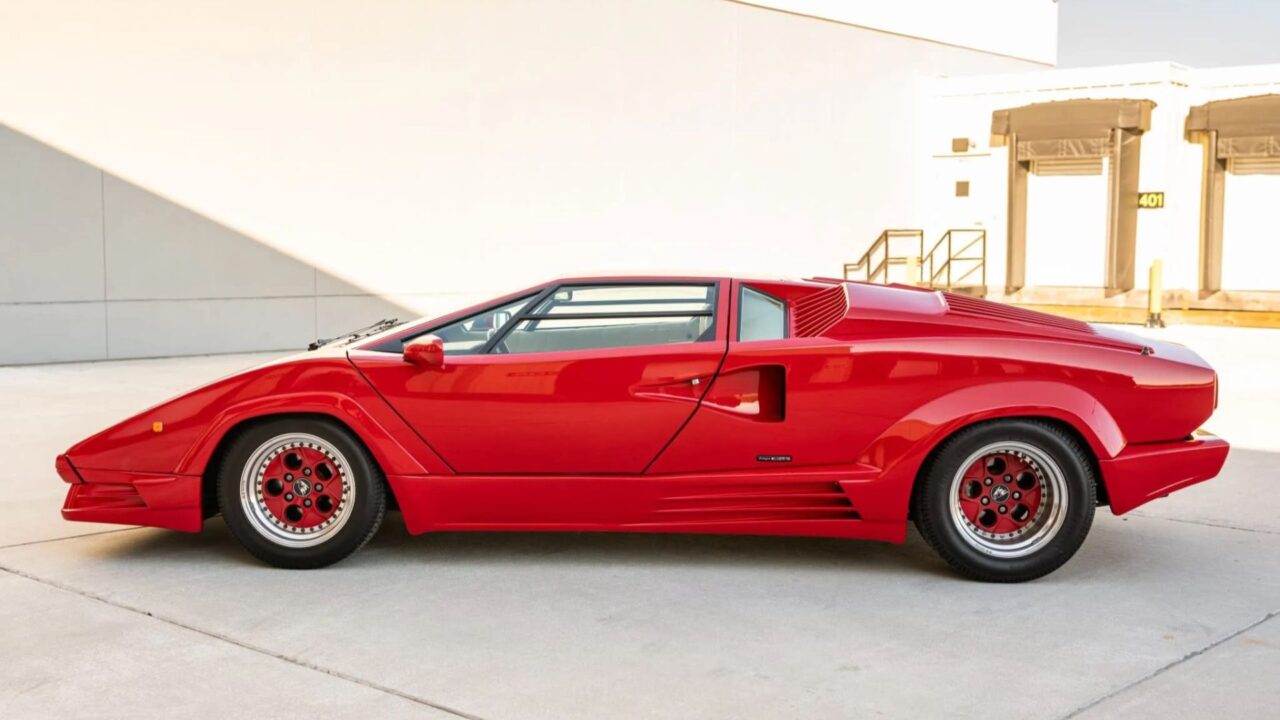 Low-Mileage 1989 Lamborghini Countach Anniversary Model Draws Strong ...