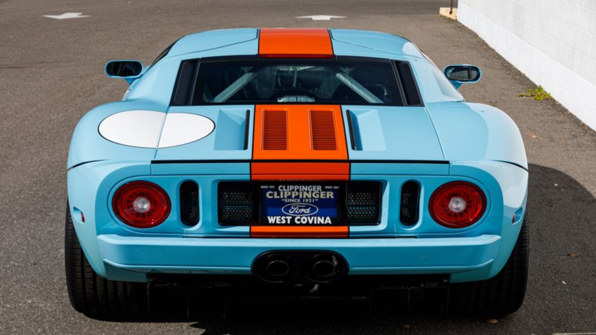 Ultra-Low-Mile 2006 Ford GT Heritage Edition Headed to February 2026 ...